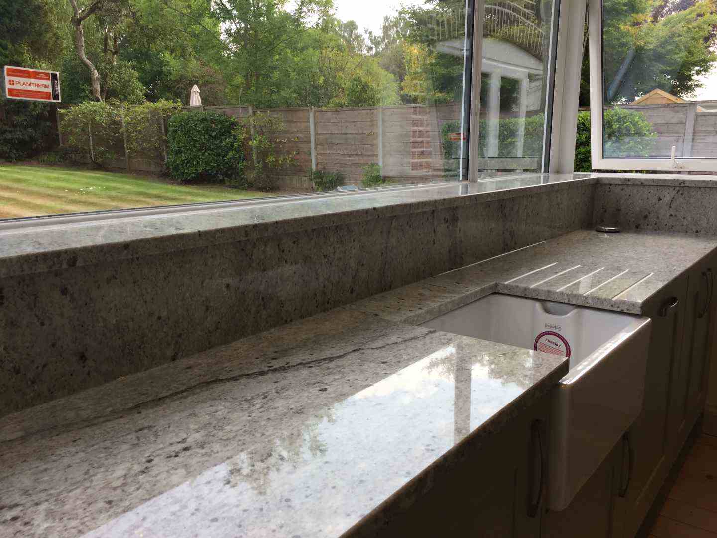 Polish Granite Gallery | HD Quartz & Granite Kitchen Images