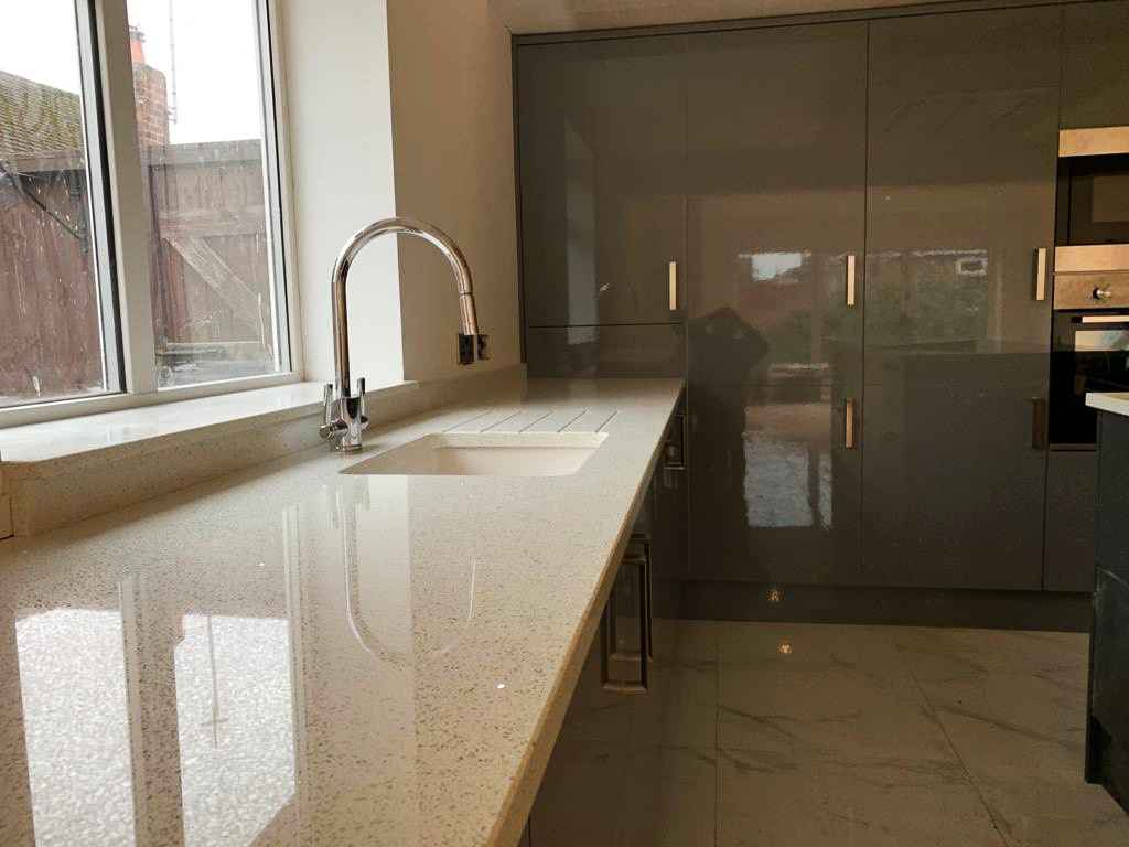 Polish Granite Gallery | HD Quartz & Granite Kitchen Images