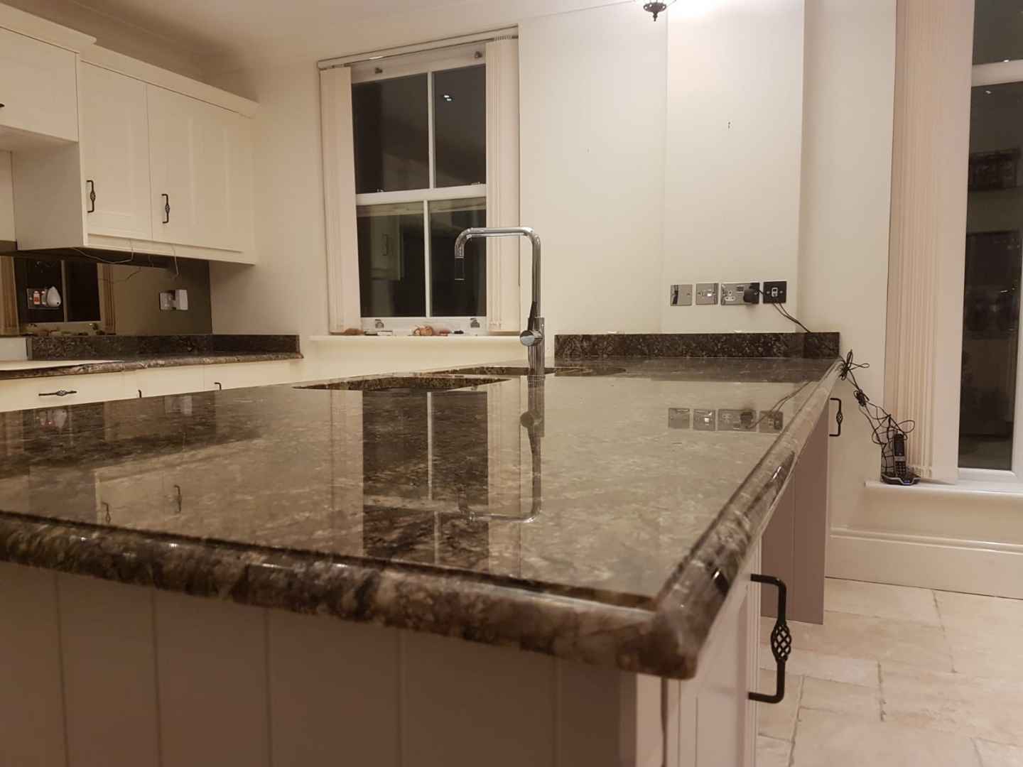 Polish Granite Gallery | HD Quartz & Granite Kitchen Images